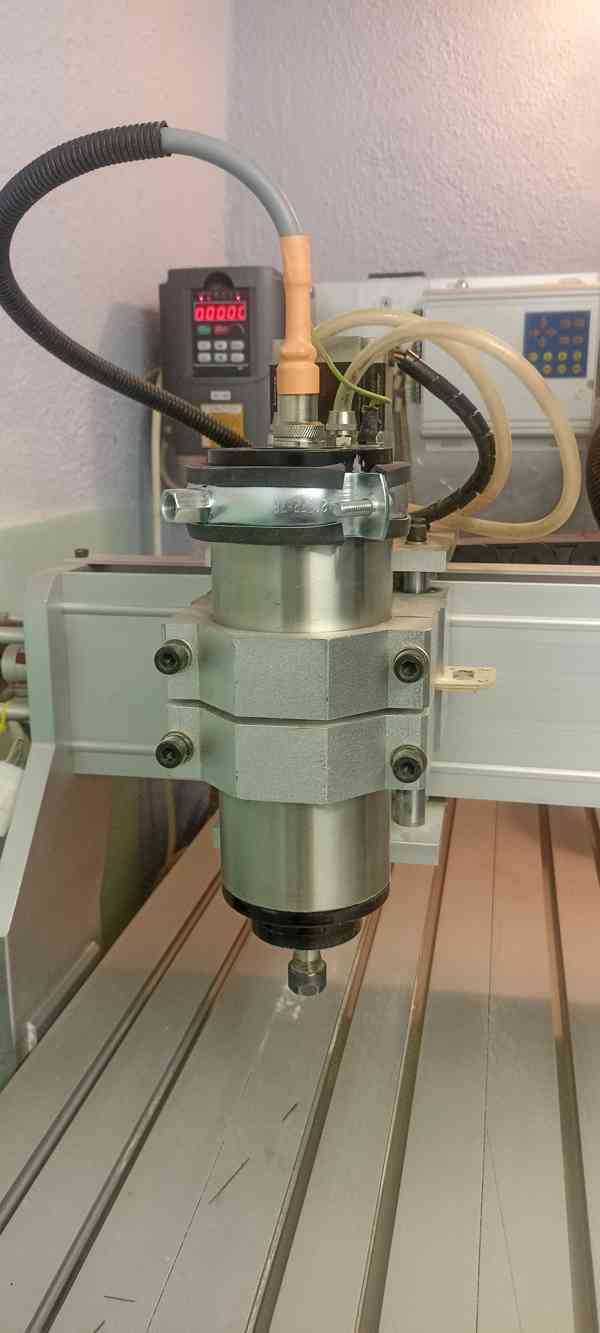 CNC fréza 60 x 40 - bazar - Hyperinzerce.cz