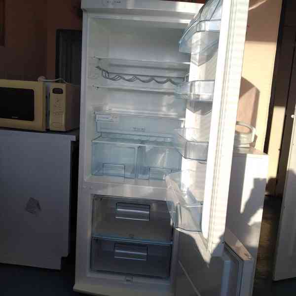 Lednice s mrazakem Electrolux intuition space plus - bazar - Hyperinzerce.cz