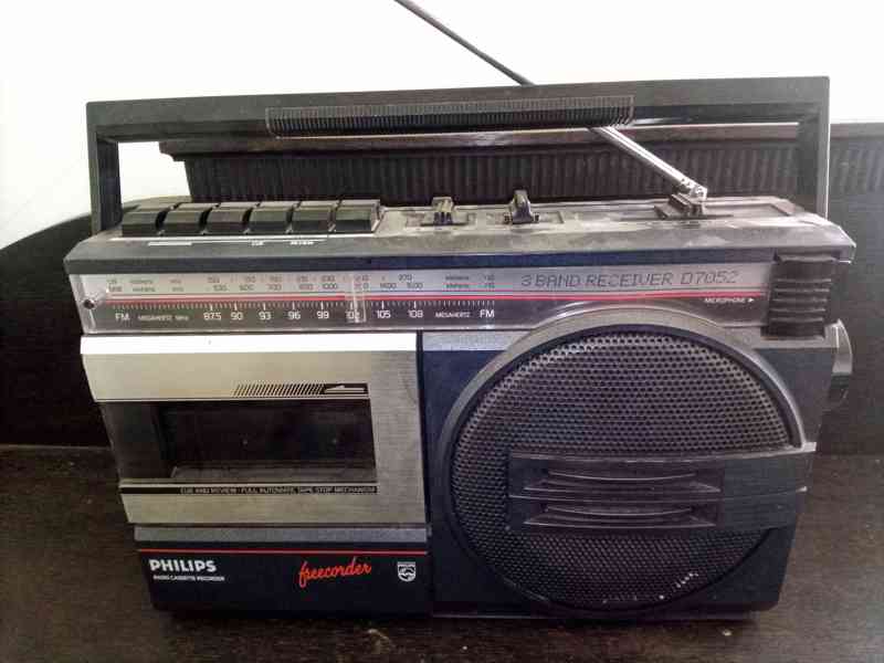 Radiomagnetofon Philips D7052/00 - bazar - Hyperinzerce.cz