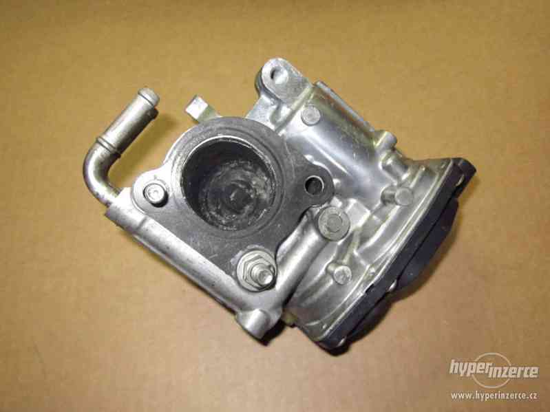EGR Ventil 25800-26010 Toyota RAV4 Avensis 2.2D - bazar - Hyperinzerce.cz