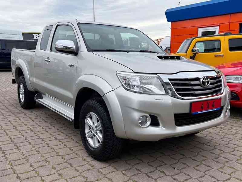 Toyota Hilux 2.5 D-4D 4x4 Life 106kw - bazar - Hyperinzerce.cz
