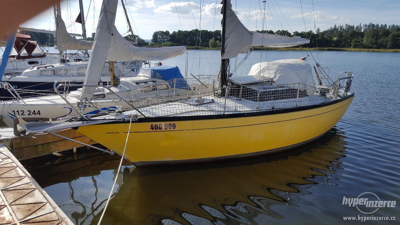 Kajutová plachetnice Comet 770 - bazar - Hyperinzerce.cz