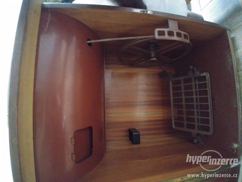 Šicí stroj Minerva 126-2 - bazar - Hyperinzerce.cz