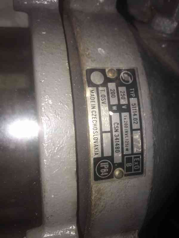 Nevybušná industriální lampa Elektrosvit 511 14 - bazar - Hyperinzerce.cz