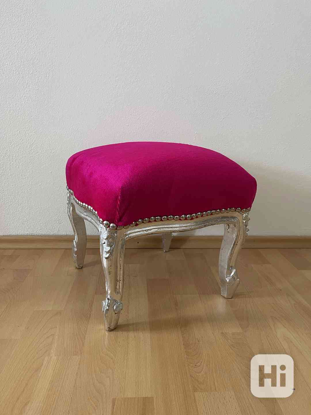 Stříbrno růžový podnožník - taburet - bazar - Hyperinzerce.cz