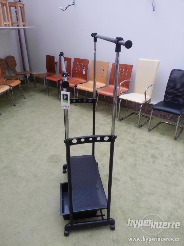 Stojan na šaty - štendr - věšák na oblečení AQ-001 - bazar - Hyperinzerce.cz