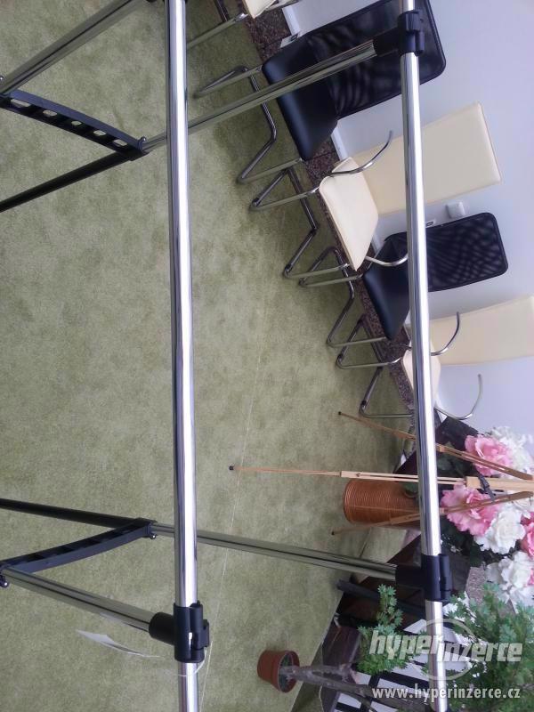 Stojan na šaty - štendr - věšák na oblečení AQ-001 - bazar - Hyperinzerce.cz