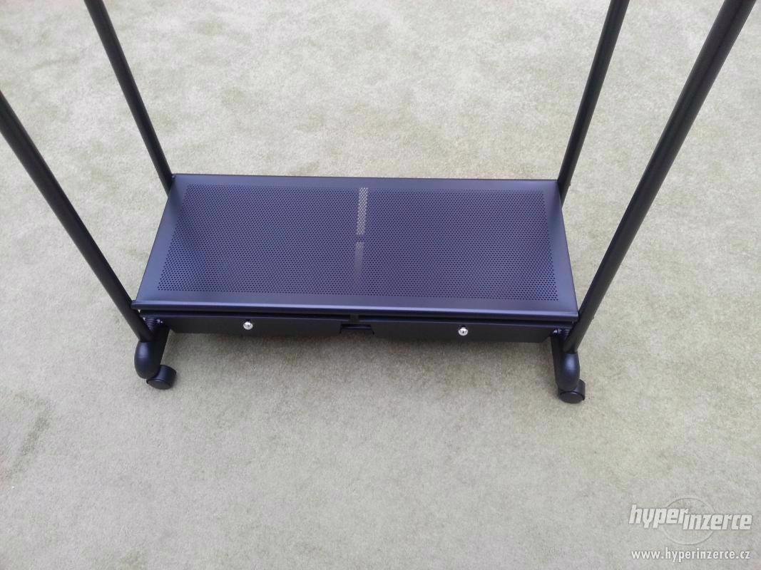 Stojan na šaty - štendr - věšák na oblečení AQ-001 - bazar - Hyperinzerce.cz