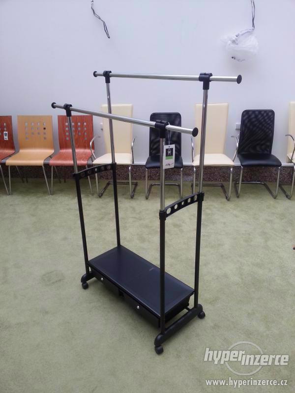 Stojan na šaty - štendr - věšák na oblečení AQ-001 - bazar - Hyperinzerce.cz