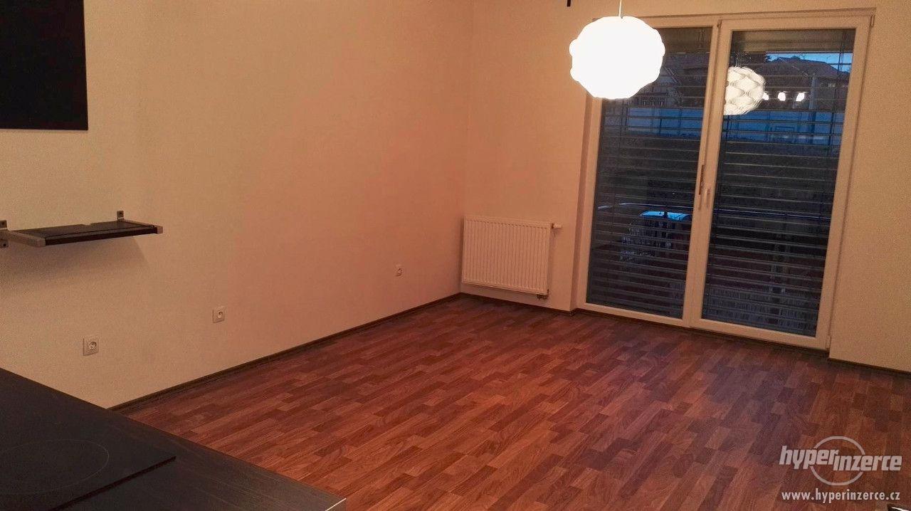 Prodej bytu 2+kk s balkonem v pasivním domě v Rajhradě - bazar - Hyperinzerce.cz