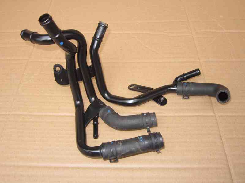 Vodni trubka 04L121064AF Originál VW 1,6 TDI - bazar - Hyperinzerce.cz