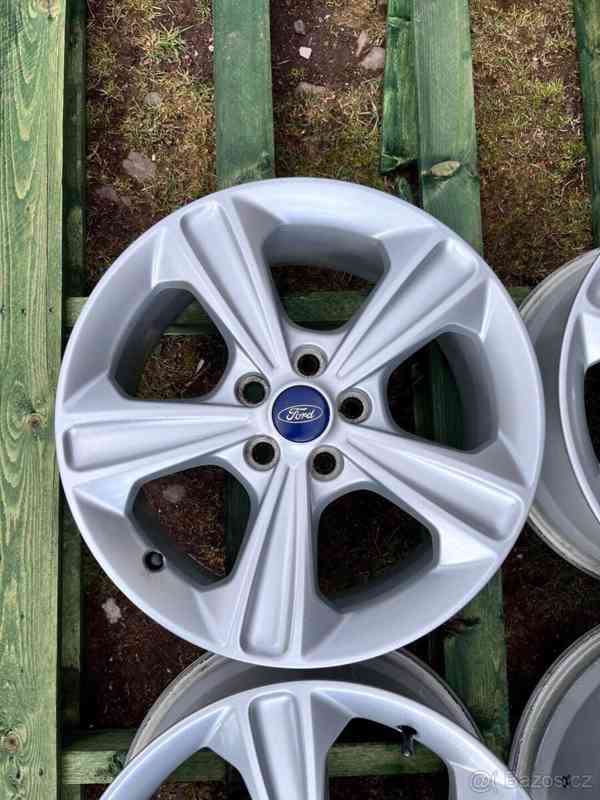 5x108 R17 originál alu disky Ford Kuga - ET 52 - bazar - Hyperinzerce.cz