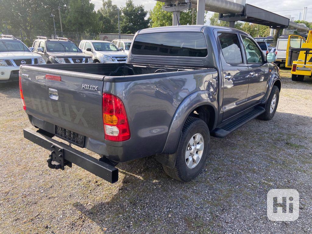 Toyota Hilux 2.5 D 4x4 88kw - bazar - Hyperinzerce.cz