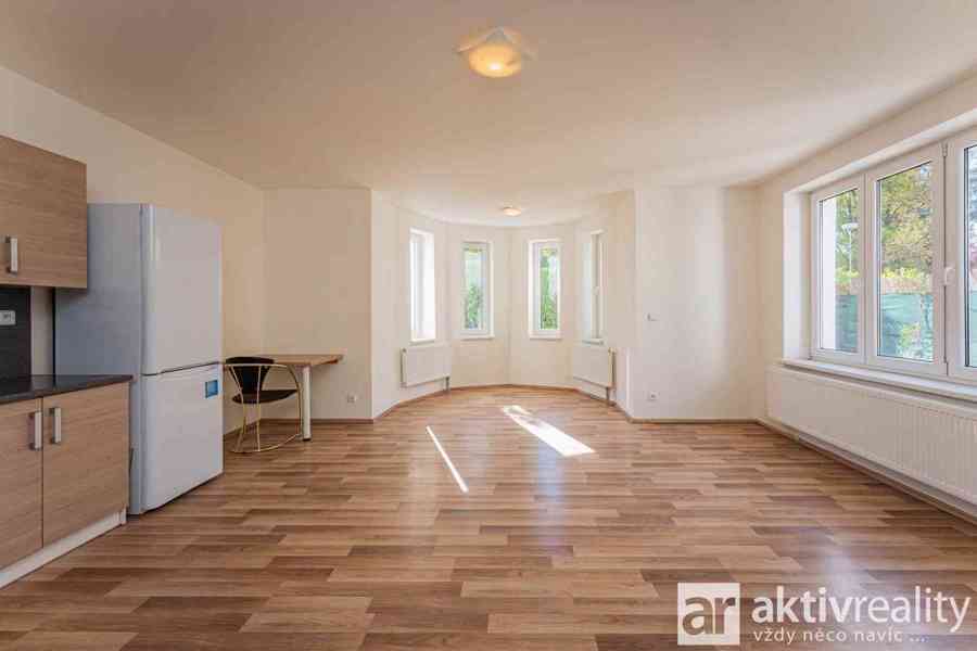 Pronájem slunného bytu s předzahrádkou, 2+kk, 65m2 - Neratovice, Ul.Školní - bazar - Hyperinzerce.cz