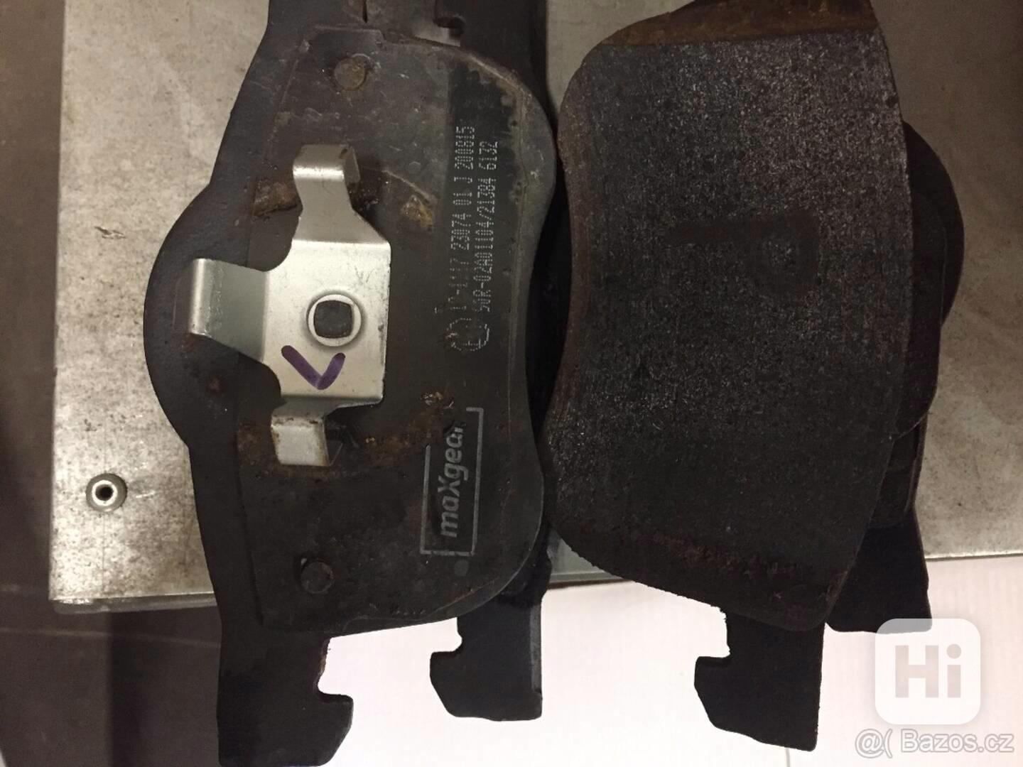 Volvo V70 S80 predni brzdove kotouce a desticky - bazar - Hyperinzerce.cz