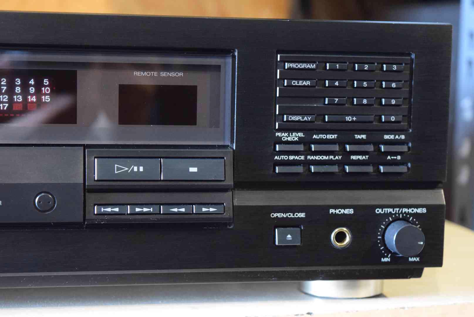 AKAI CD-55 VÝBORNÝ CD PŘEHRÁVAČ K SERVISU !! - bazar - Hyperinzerce.cz