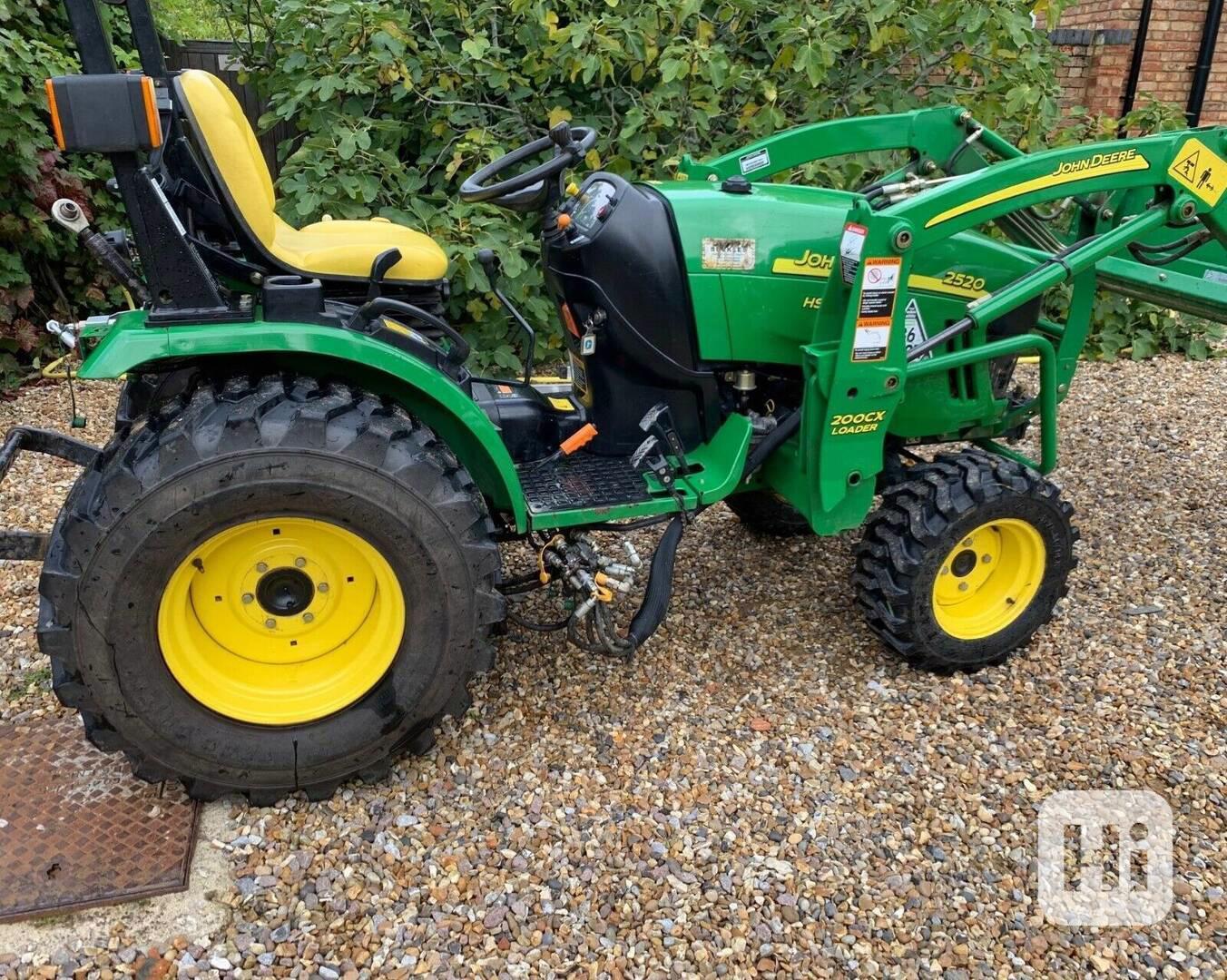 Traktor John Deere 25-CX-20 + čelní nakladač - bazar - Hyperinzerce.cz