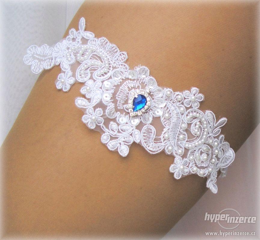 NOVÝ SVATEBNÍ PODVAZEK - bílý / modrý - bazar - Hyperinzerce.cz