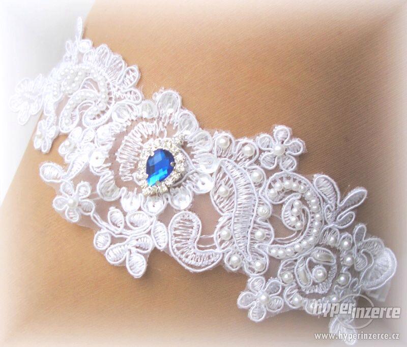 NOVÝ SVATEBNÍ PODVAZEK - bílý / modrý - bazar - Hyperinzerce.cz