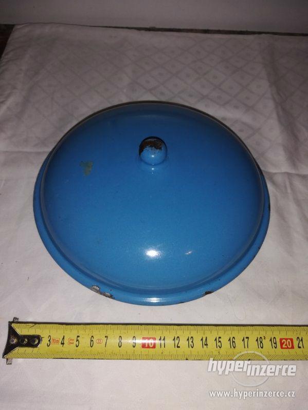 Modrá smaltovaná poklička - bazar - Hyperinzerce.cz