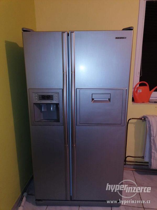 Americká lednice SAMSUNG - bazar - Hyperinzerce.cz