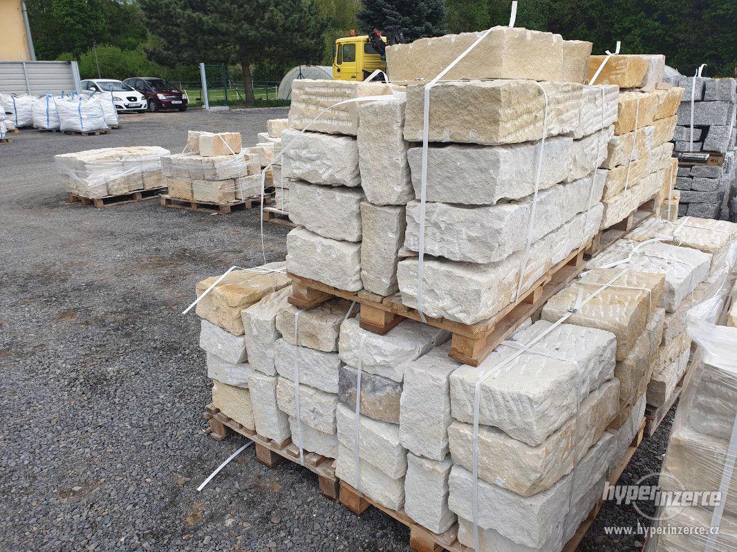 Přírodní kámen, pískovec, kvádry 15x30x60 cm - bazar - Hyperinzerce.cz