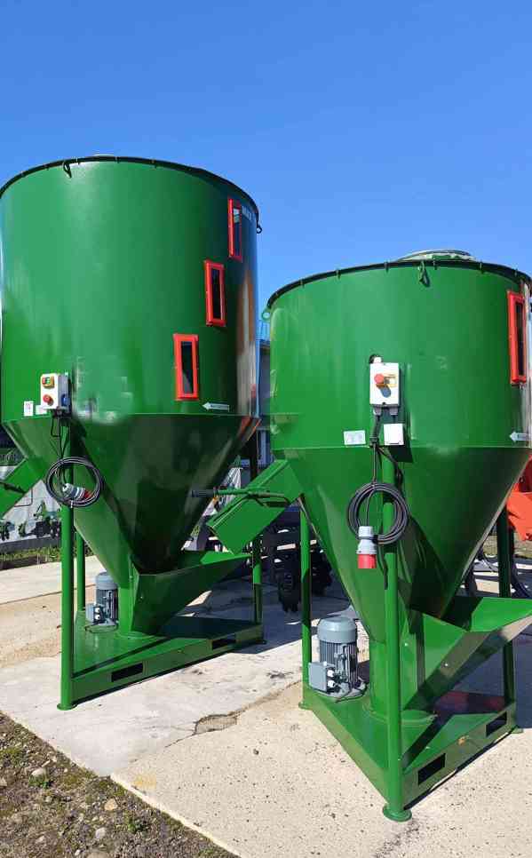 AGRO-MR míchačka krmiva 4000 kg - bazar - Hyperinzerce.cz