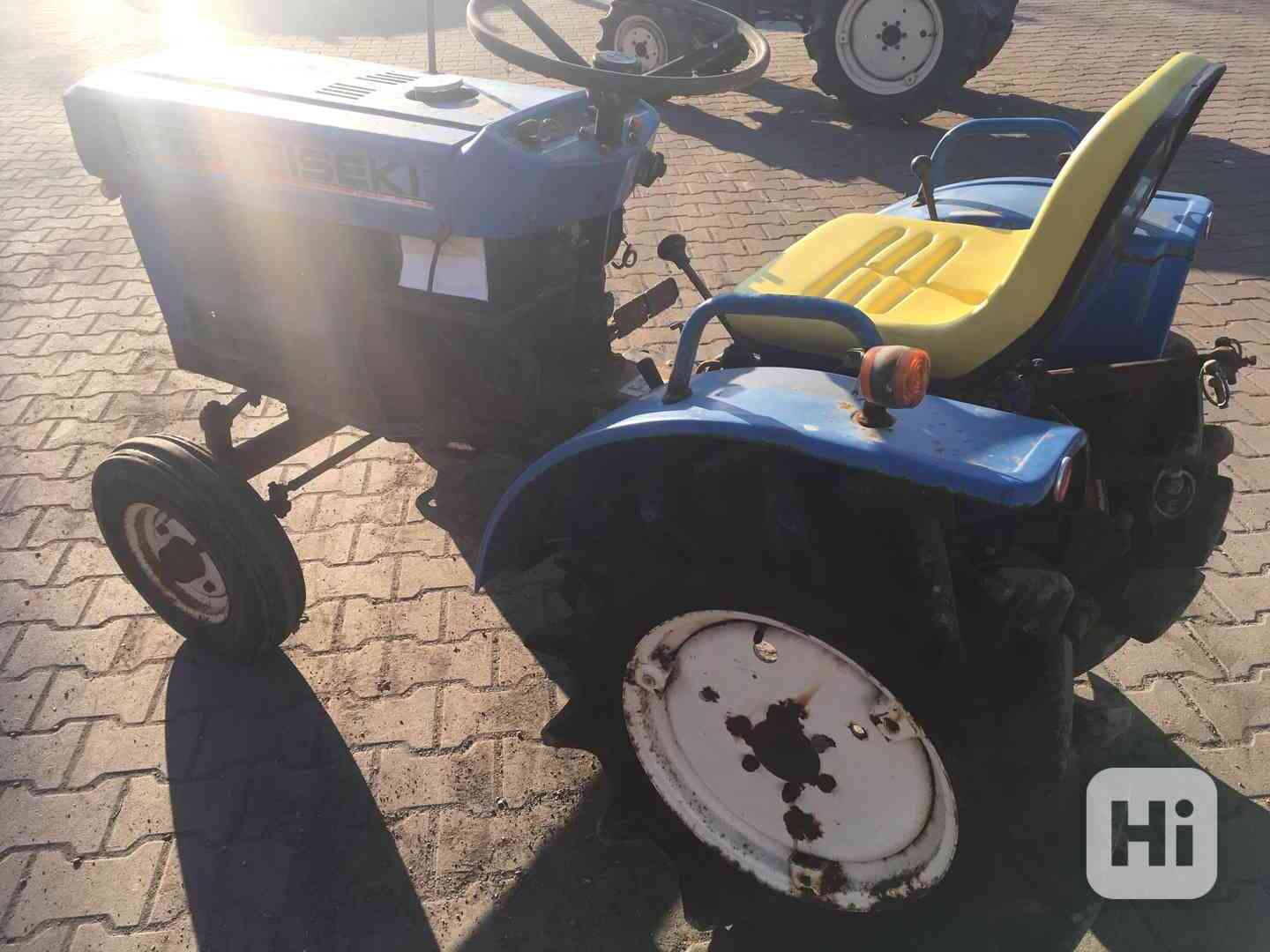 Traktor japonské Iseki 1210, 12Hp, 2x4 - bazar - Hyperinzerce.cz