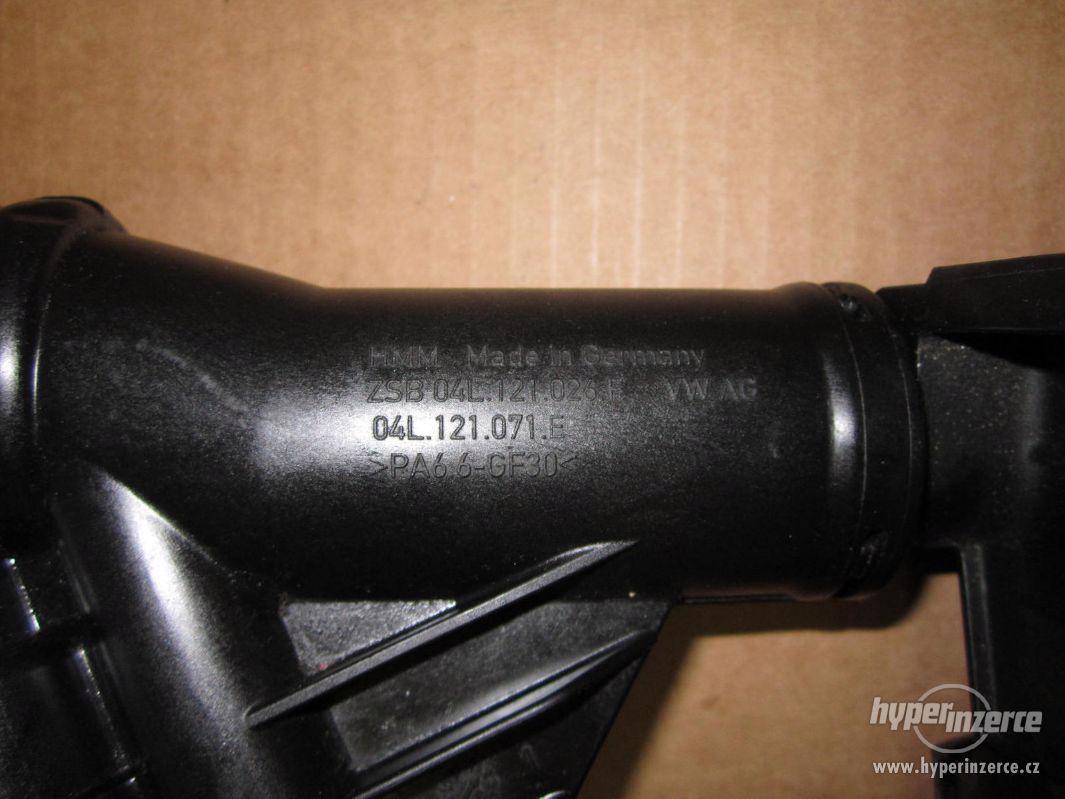 Original VW Priruba Termostat 04L121071E 1,6TDI - bazar - Hyperinzerce.cz