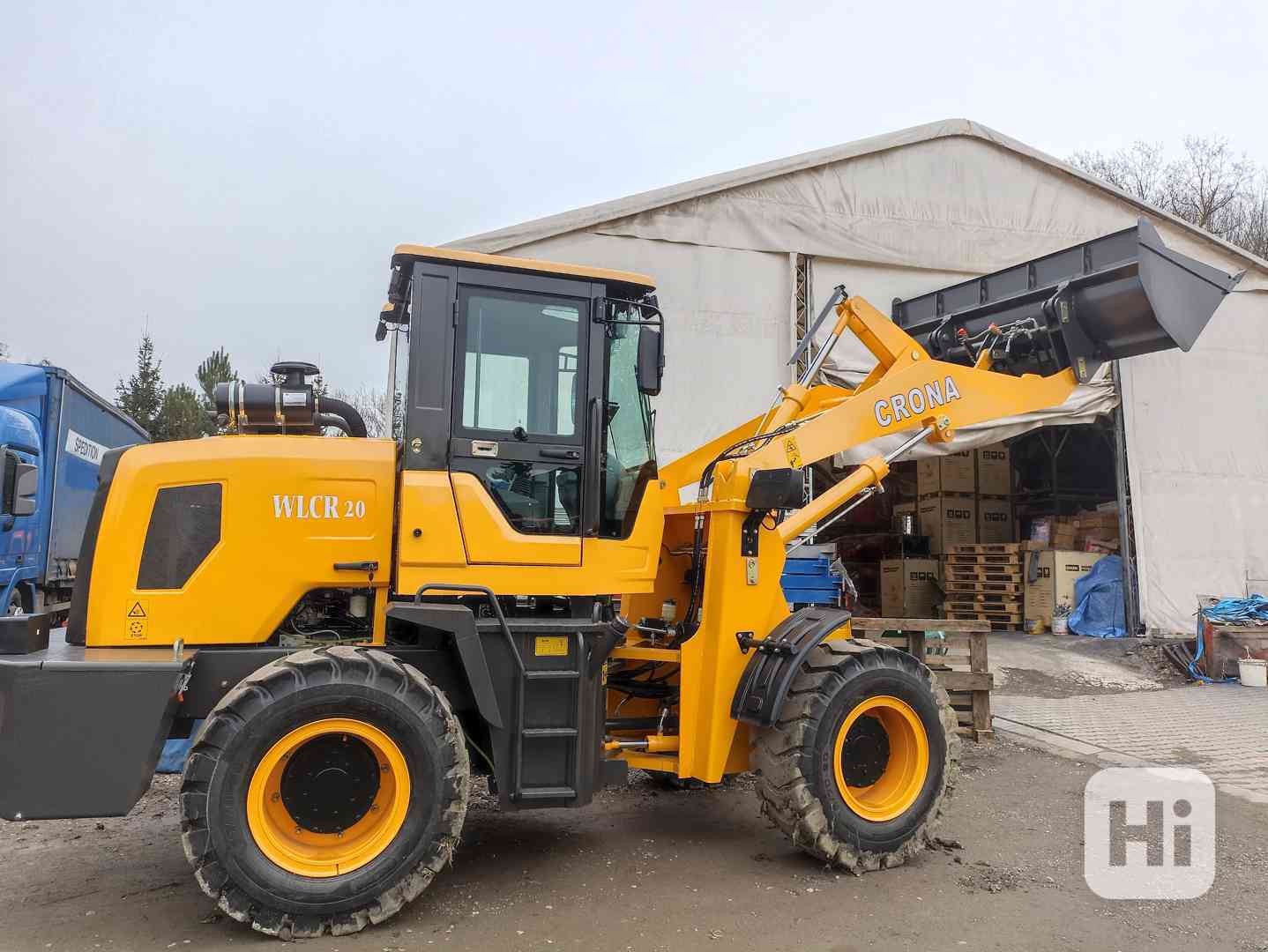 Kloubový, kolový nakladač CR20 CRONA - bazar - Hyperinzerce.cz
