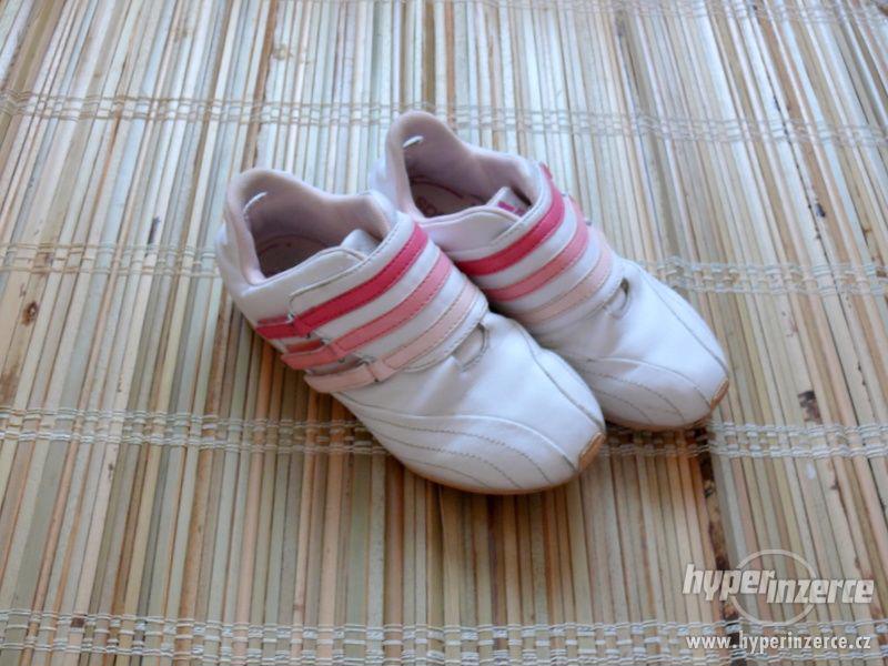 ADIDAS - BÍLÉ BOTASKY/TENISKY VEL.32 - bazar - Hyperinzerce.cz