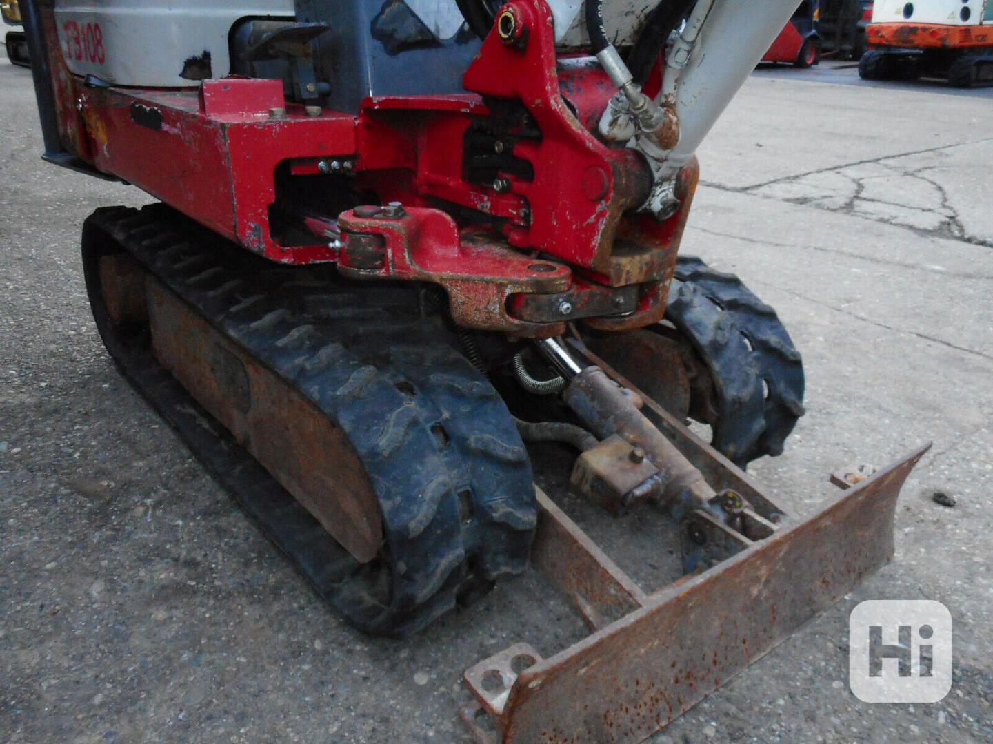 Takeuchi TB 108 (930kg) - bazar - Hyperinzerce.cz