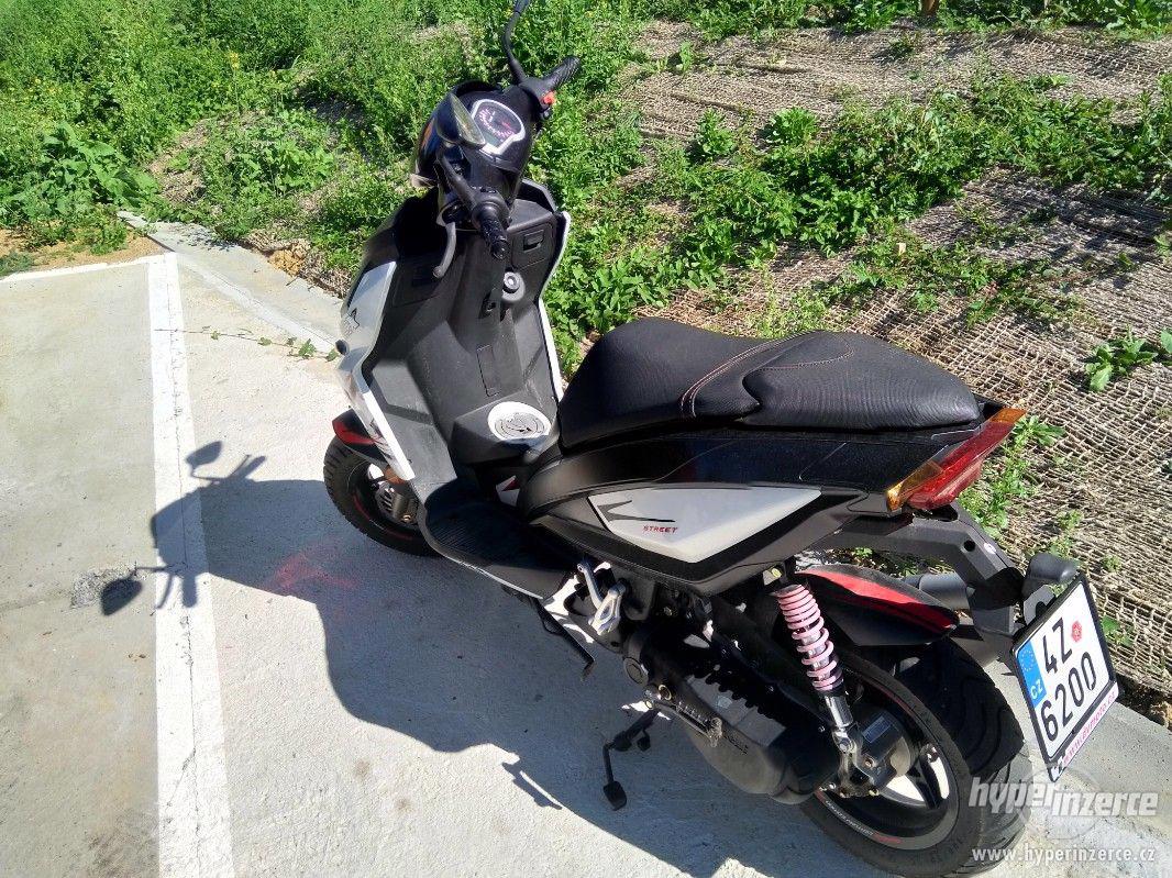 Skútr Benelli x49 - bazar - Hyperinzerce.cz