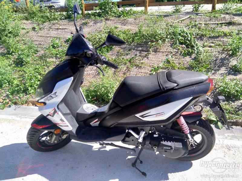 Skútr Benelli x49 - bazar - Hyperinzerce.cz