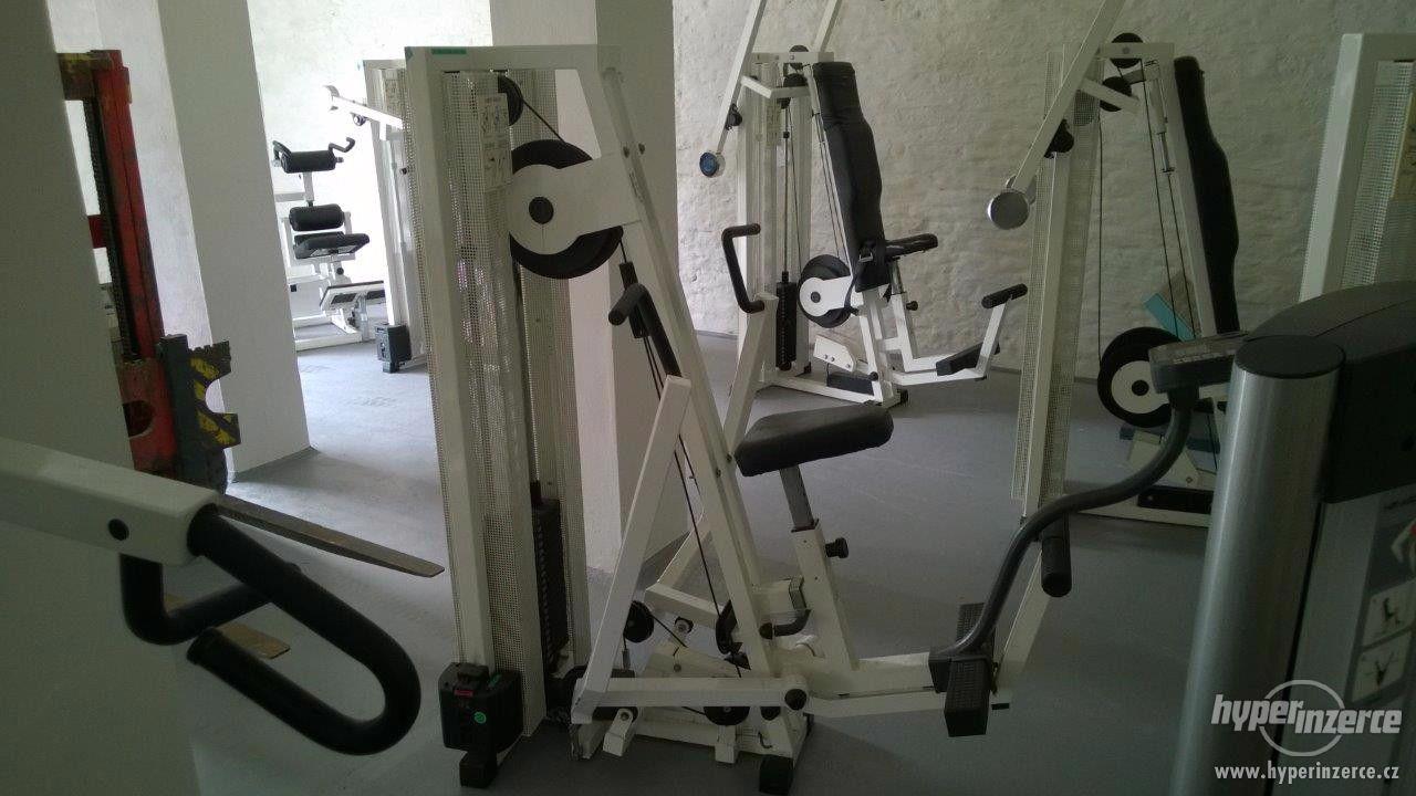 Posilovací stroje Technogym Isotonic Line - bazar - Hyperinzerce.cz