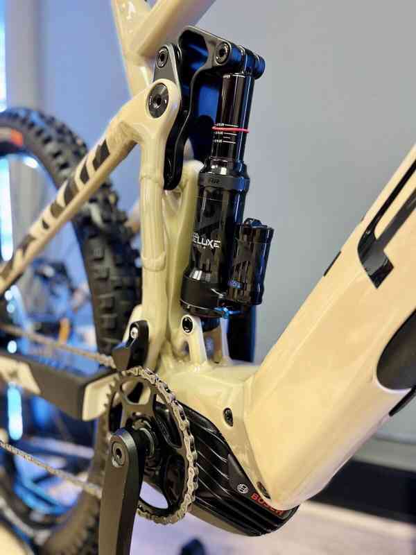 2022 Focus Sam 2 6.8 Full Suspension Electric eBike - bazar - Hyperinzerce.cz