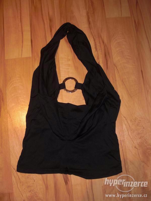 Atypicky řešené tílko - bazar - Hyperinzerce.cz