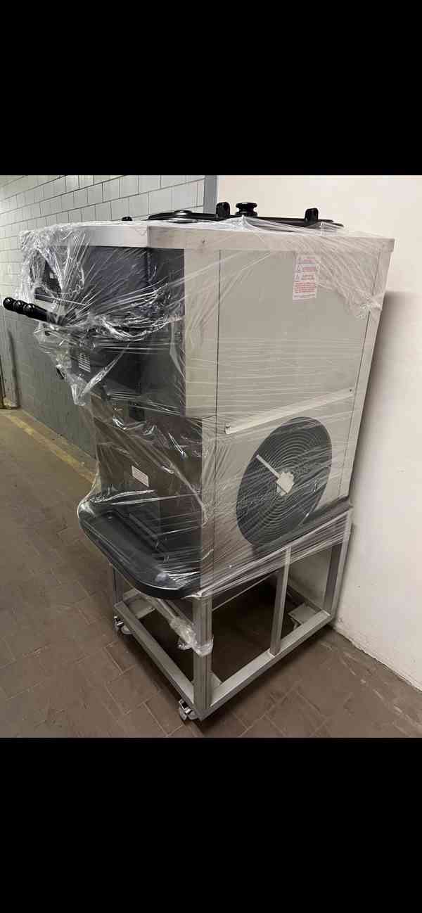 Zmrzlinový stroj - Taylor C722 - bazar - Hyperinzerce.cz