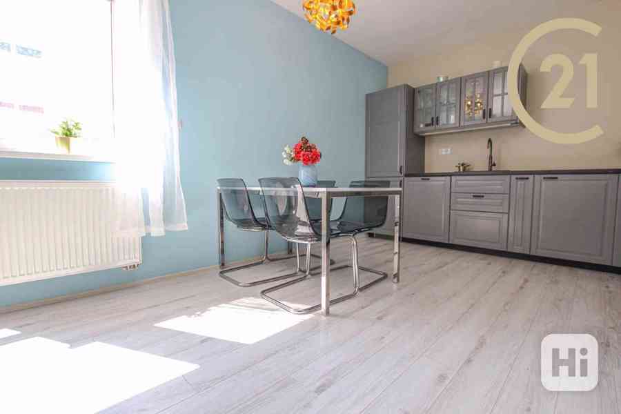 Prodej bytu 3+kk s celkovou užitnou plochou 129 m2 s garážovým stáním a prostornou terasou, ul ...