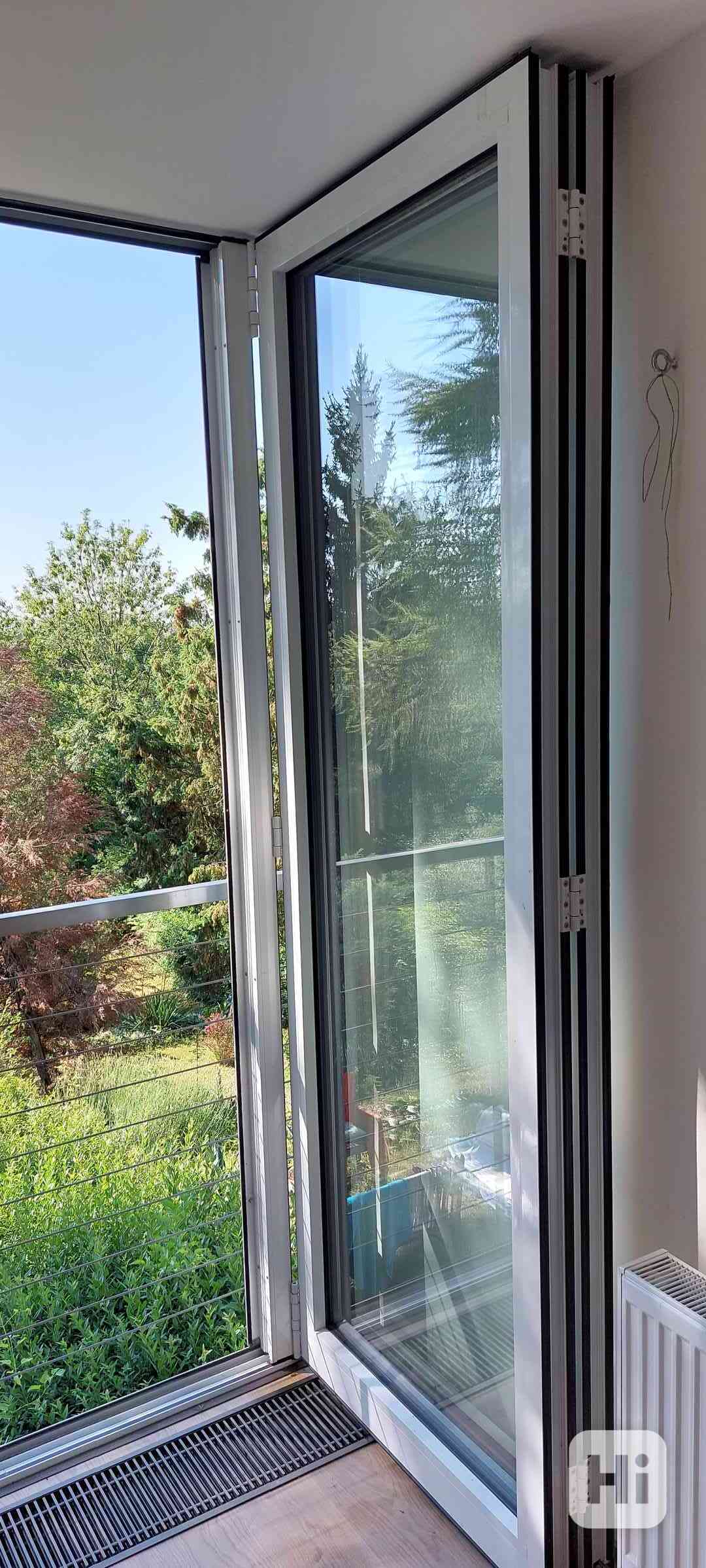 Okno posuvné/skládací, 3-dílné - bazar - Hyperinzerce.cz