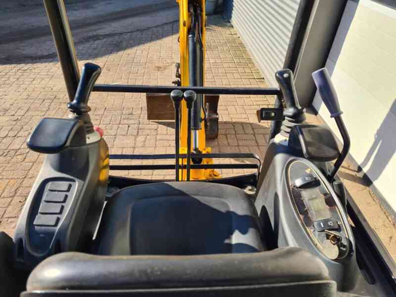 Mini rýpadlo JCB 8014 - bazar - Hyperinzerce.cz