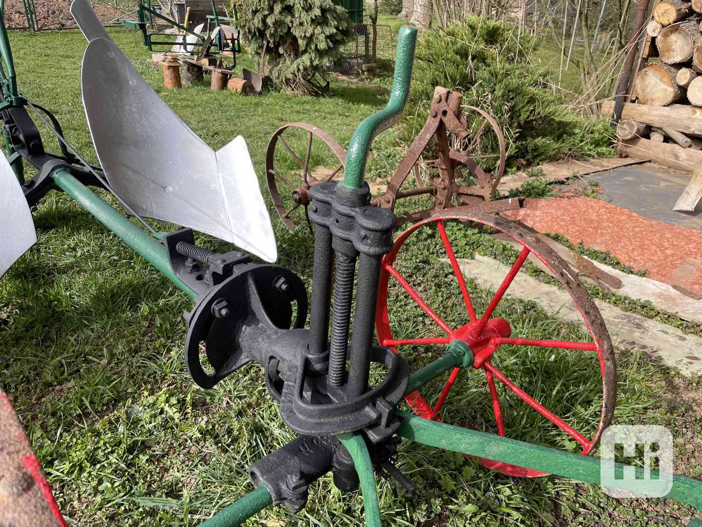 Historické pluhy po renovaci - bazar - Hyperinzerce.cz