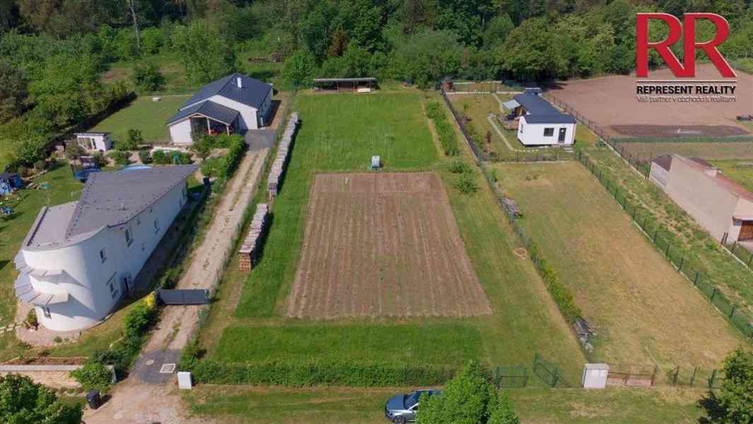 Prodej stavebního pozemku 1416 m2 - obec Dobříň u Roudnice nad Labem - bazar - Hyperinzerce.cz