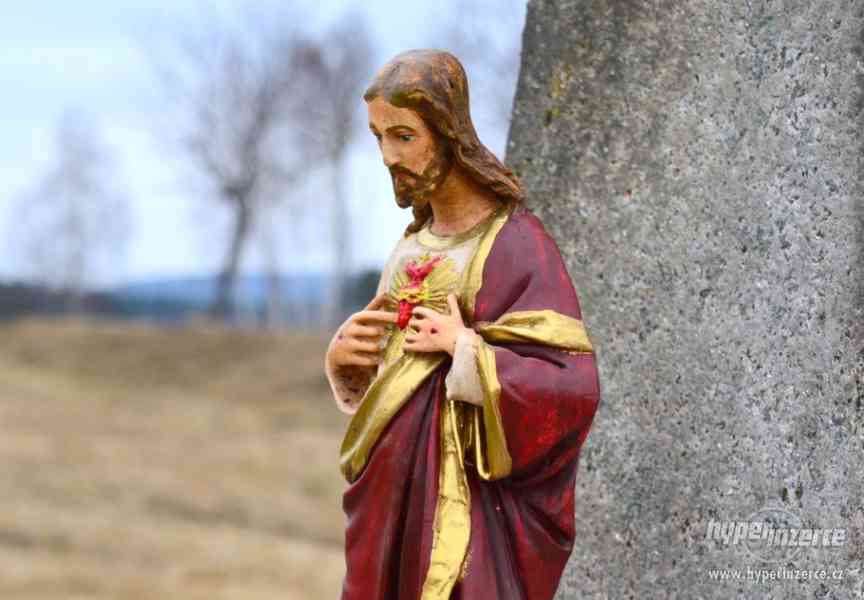 Ježíš s plamenem v srdci 43 cm - bazar - Hyperinzerce.cz