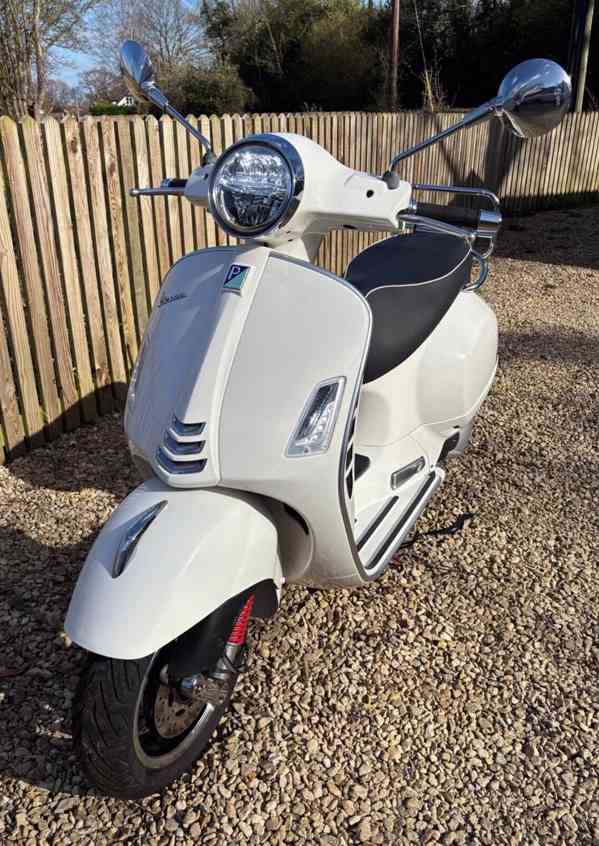 2020 PIAGGIO VESPA SUPER GTS 300 - bazar - Hyperinzerce.cz