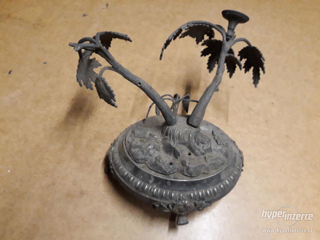 Zdobený stojan - torzo, alpaka. - bazar - Hyperinzerce.cz