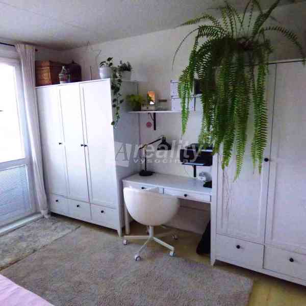 Prodej bytu 2+1 s šatnou a balkonem, Třebíč, Nové Dvory - bazar - Hyperinzerce.cz