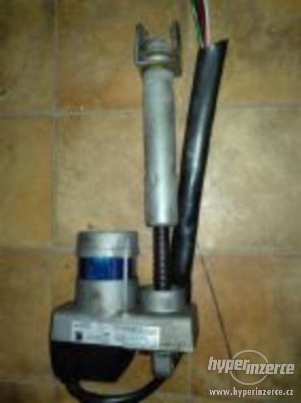 Motor zdvihu na běžecký pás - Model : J15-B30038LA-TM76-002 - bazar ...