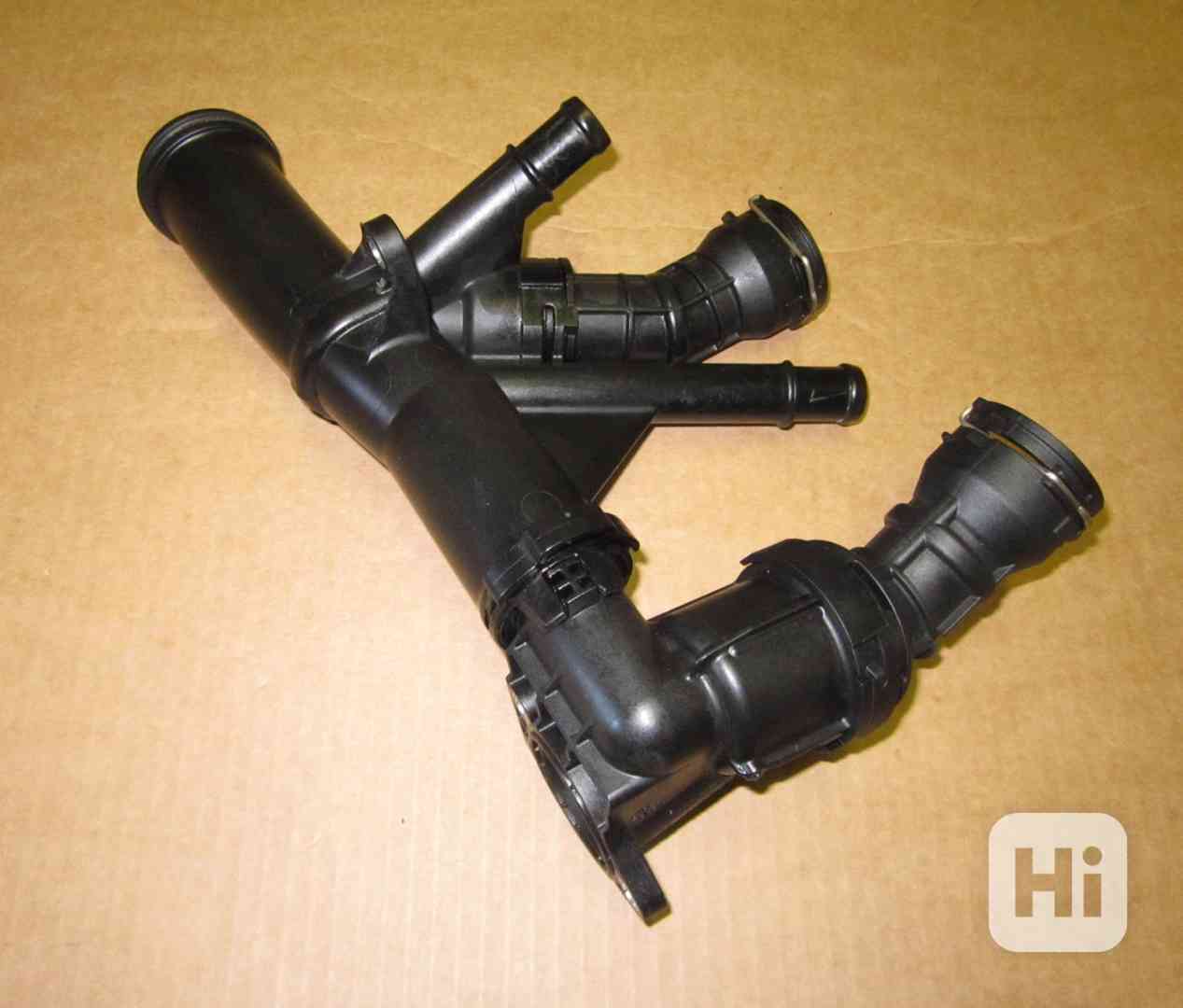 Original VW Priruba Termostat 04L121071E 1,6TDI - bazar - Hyperinzerce.cz