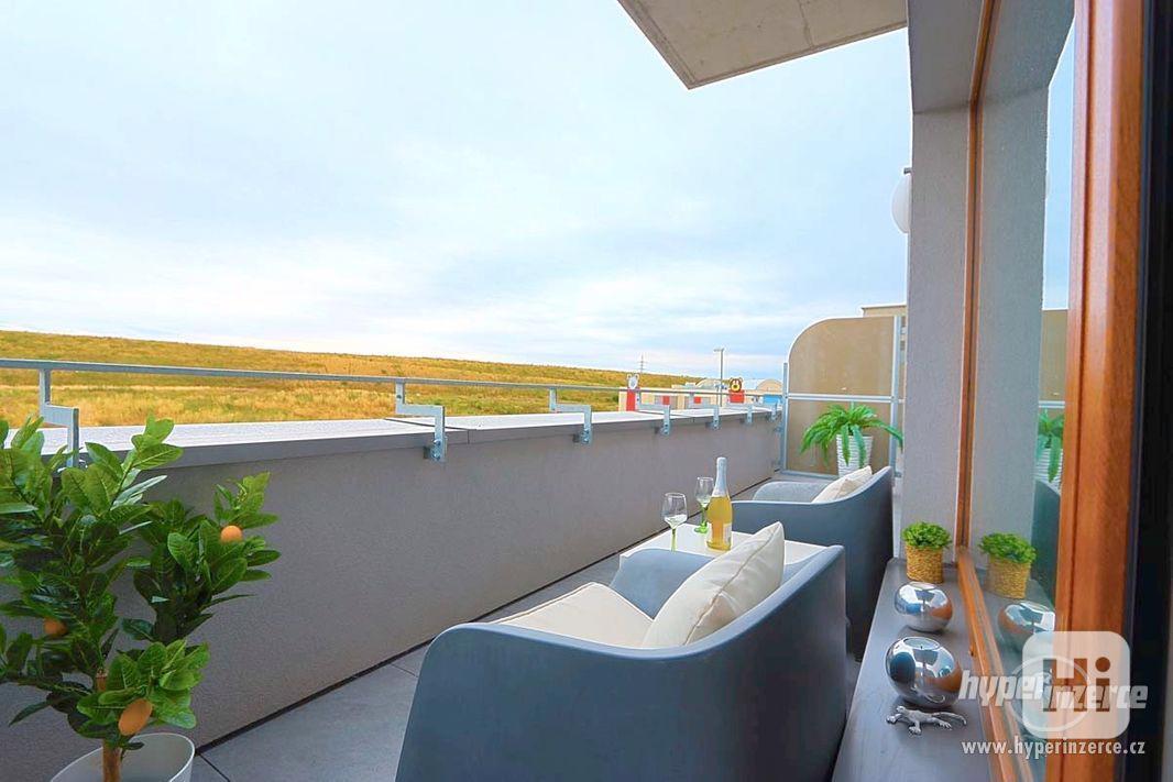 2kk byt z terasou Jahodnice/Hostavice, Praha 14 - 50m2+11m2 - bazar - Hyperinzerce.cz